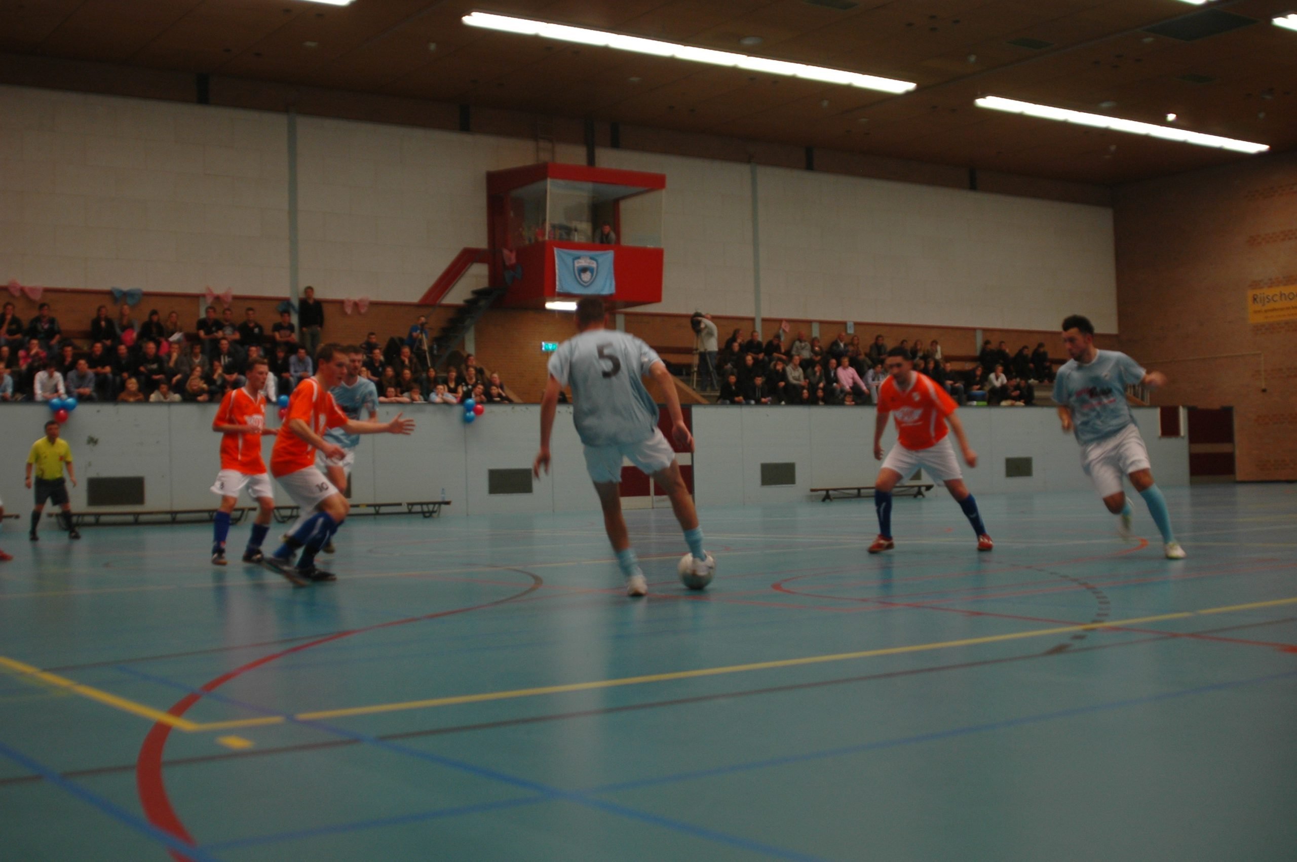 Drs. Vijfje weet thuisspeelavondsyndroom niet van zich af te schudden ...