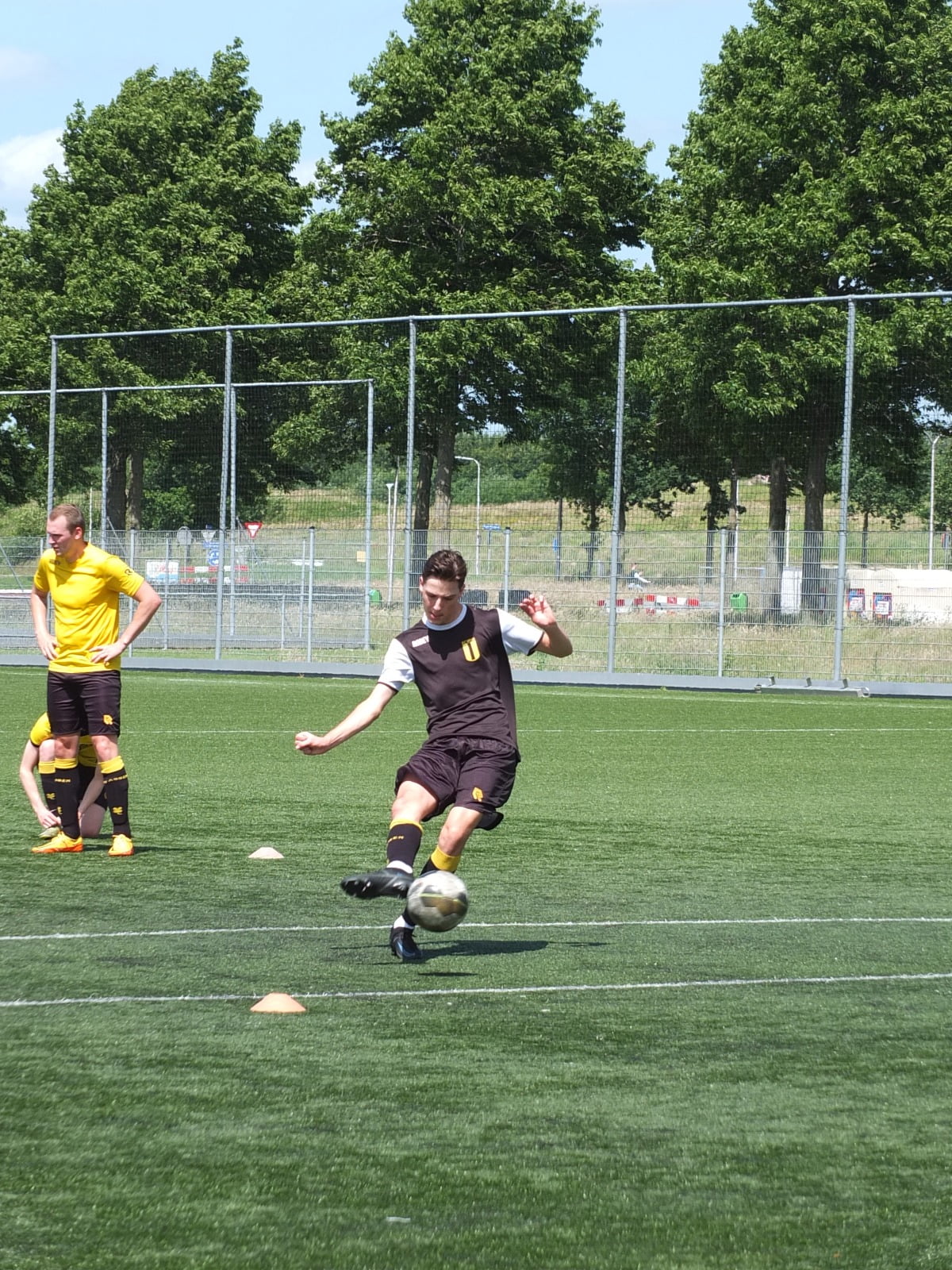 Spits Jarno Hamming lijkt op vader Ronald | Amateurgras