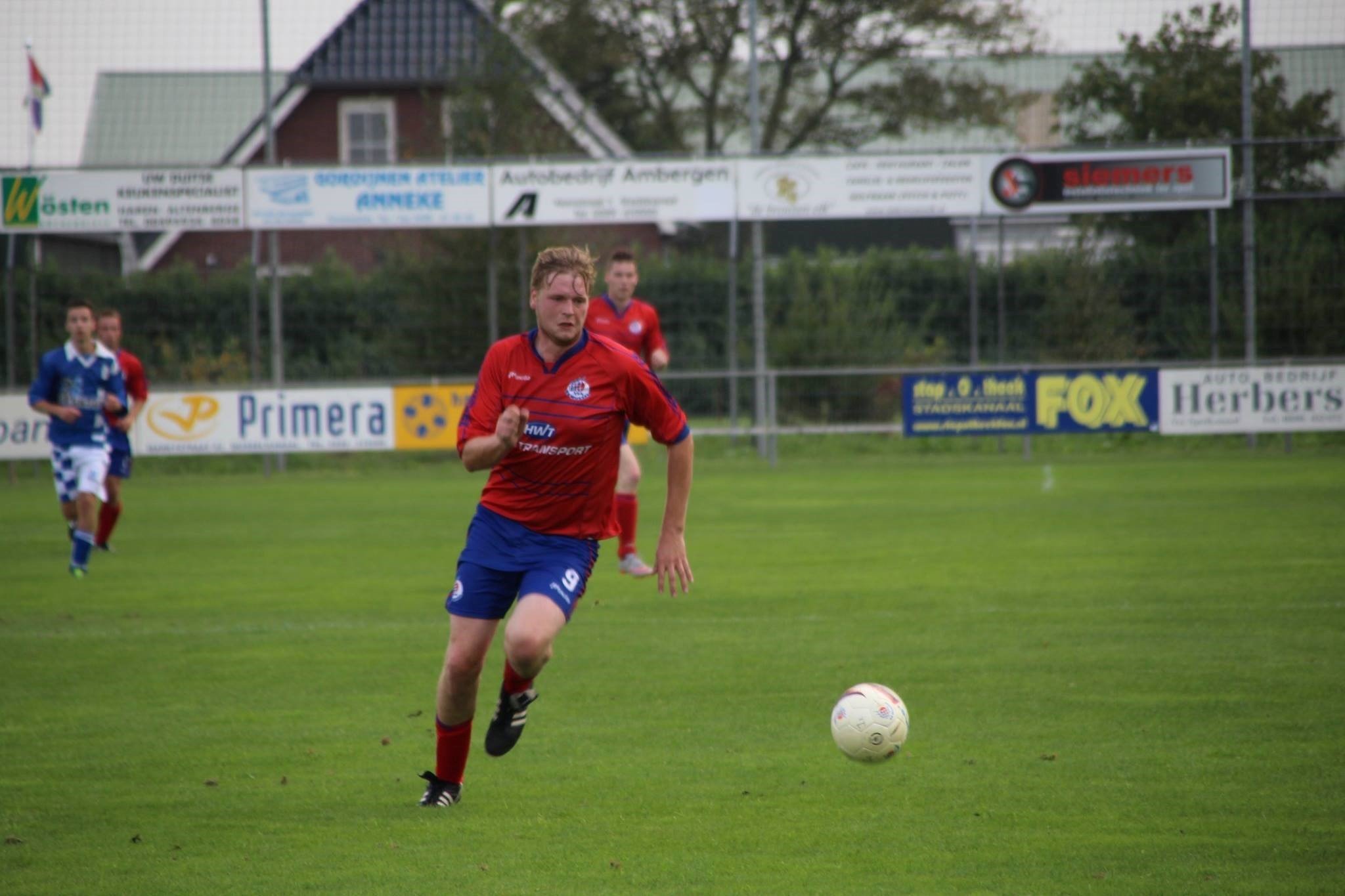 Lars Hemmes van SV Mussel heeft het niet van zijn snelheid